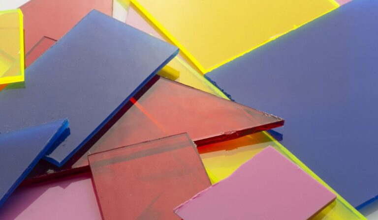 Best Methods For Cutting Plexiglass By Hand - Glass Helper